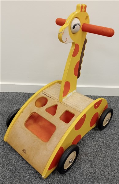 Giraffe Walker